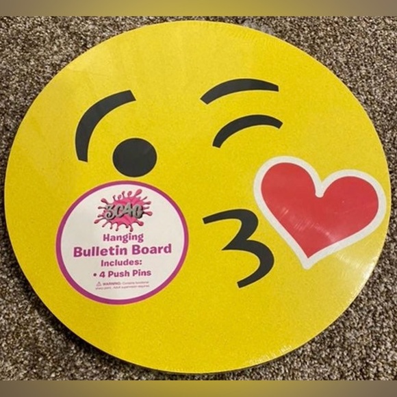 Office | Hanging Smiley Face Bulletin Board With 4 Push Pins | Poshmark